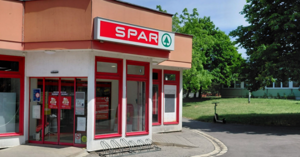 vehir.hu - Bezárt a SPAR a Cholnokyvárosban